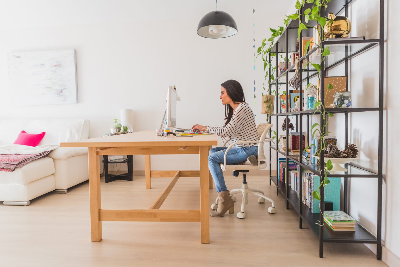 Creating an Organized Study Room: Effective Strategies
